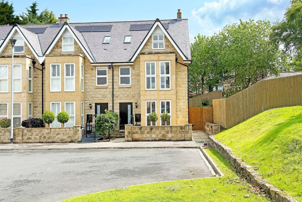 Connaught Court, Off Kent Drive... 4 bed townhouse for sale - £750,000