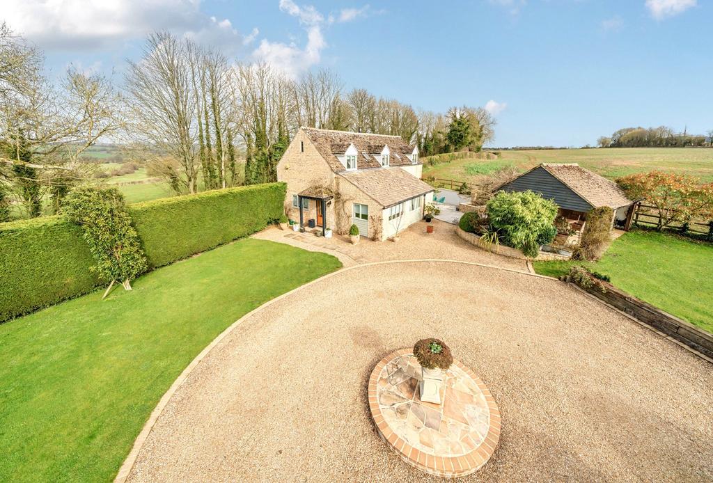 Upper Dowdeswell, Cheltenham GL54 4 bed detached house - £900,000