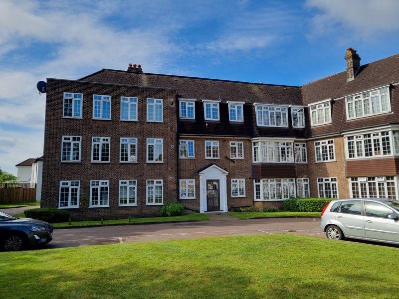 Tabor Court, Cheam Village 2 bed apartment - £1,675 pcm (£387 pw)