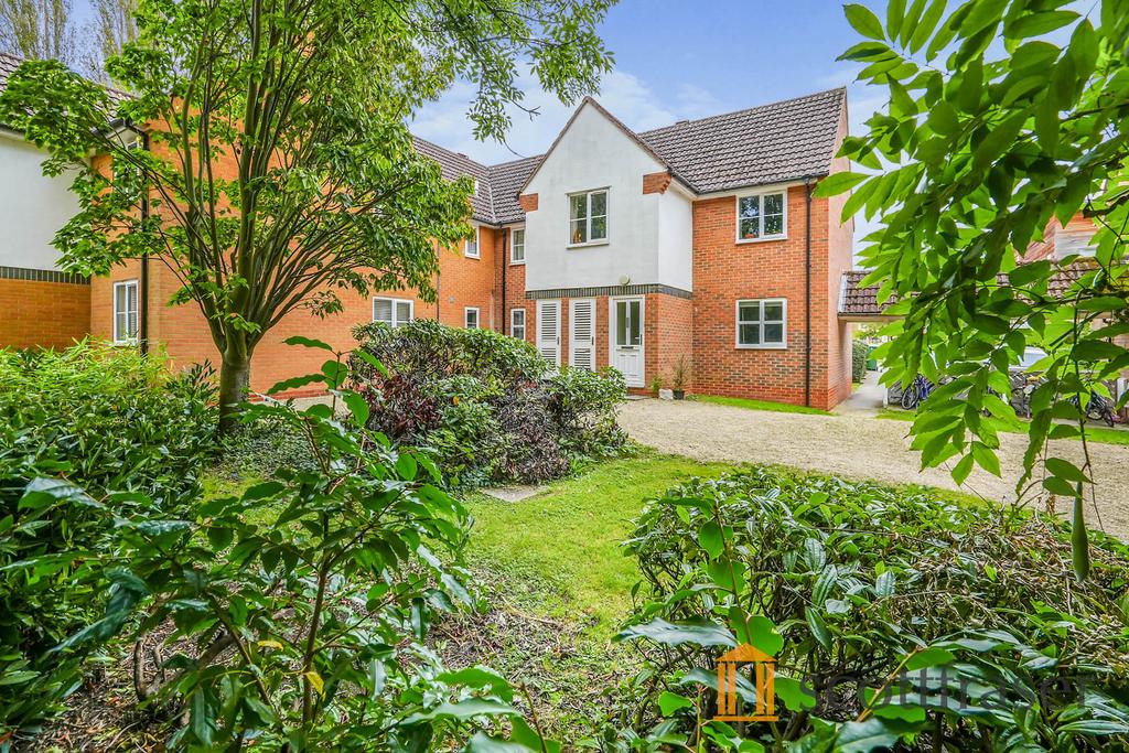 Bishops Court, Marston, OX3 0TX 2 bed apartment - £1,500 pcm (£346 pw)