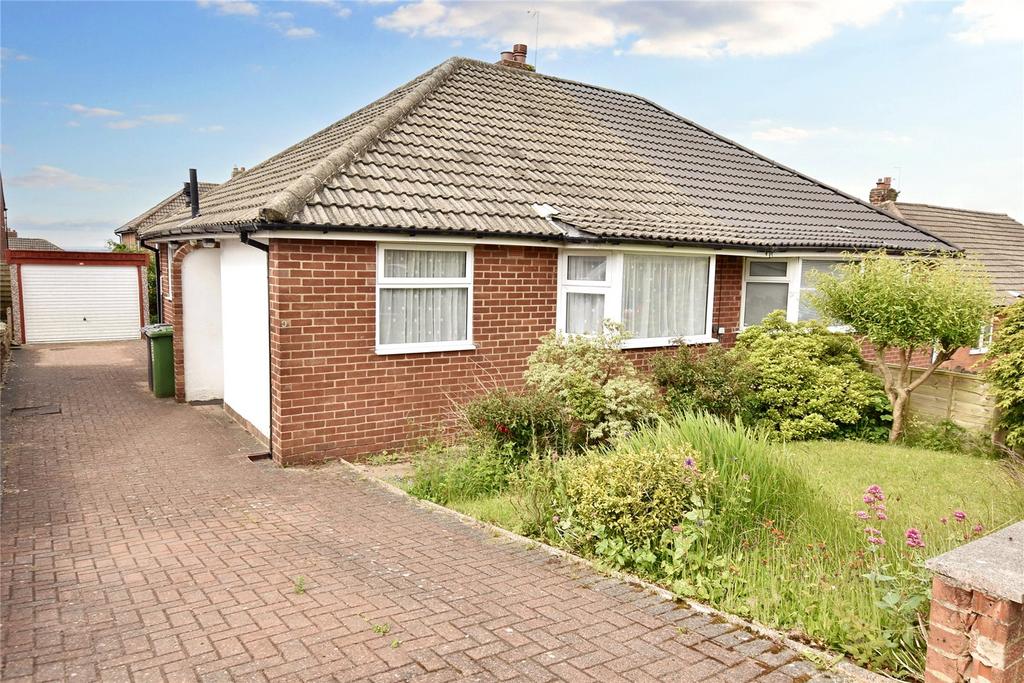 Grove Farm Croft, Cookridge, Leeds 2 bed bungalow for sale - £230,000