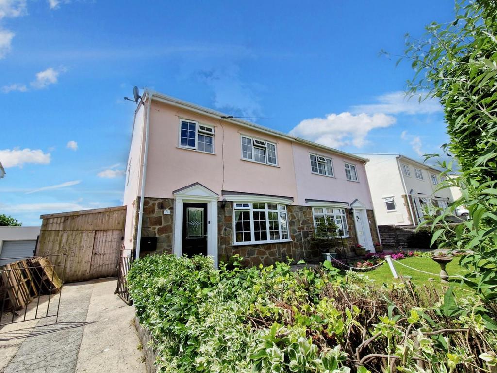 Eleanor Close, Pencoed, Bridgend 3 bed semi-detached house - £225,000