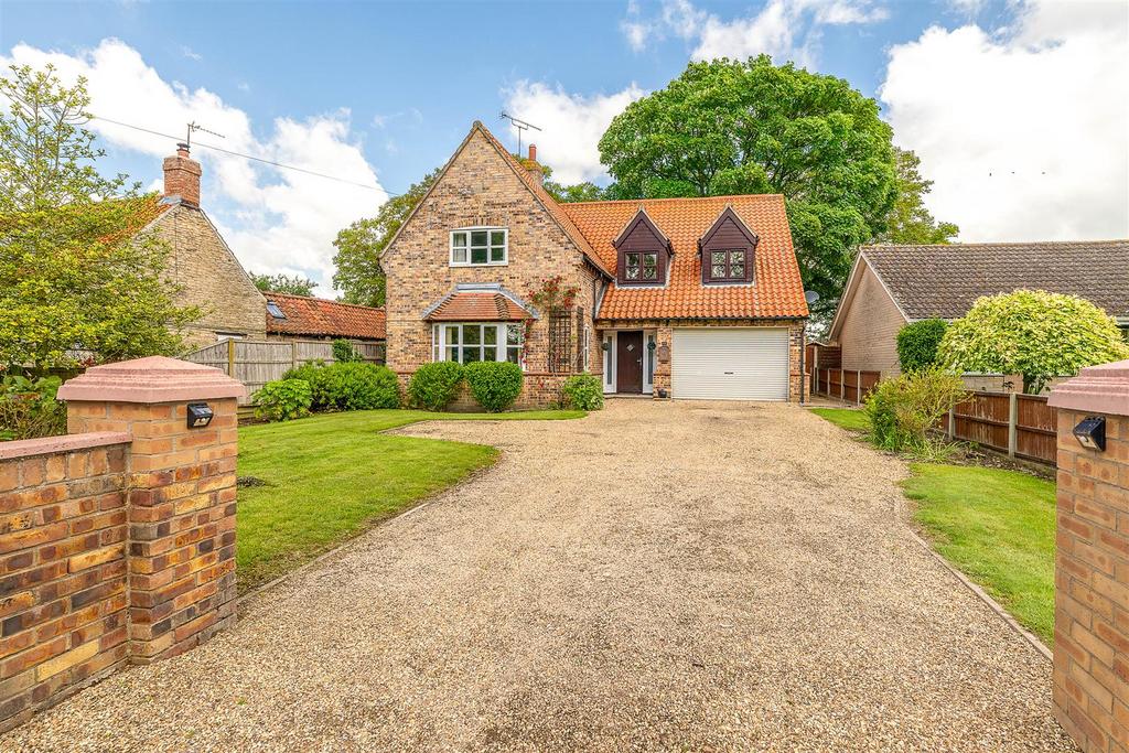 Main Street, Scopwick, Lincoln 4 bed detached house - £425,000
