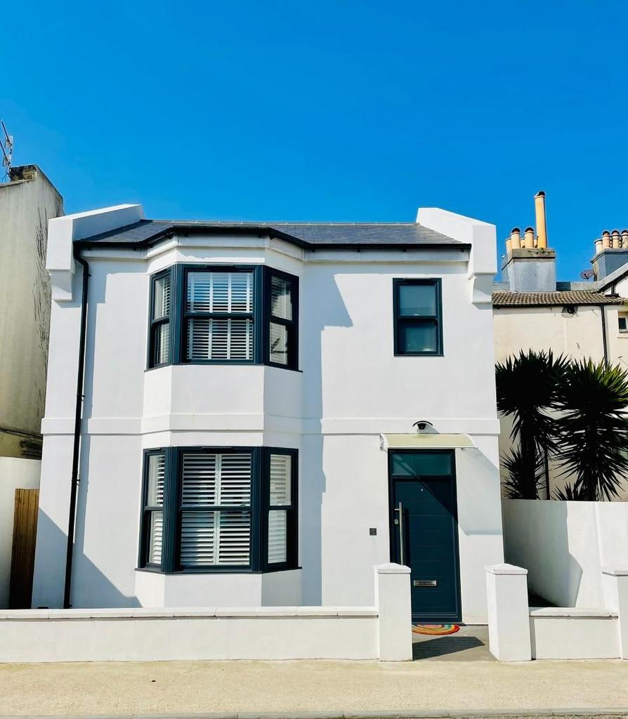 Brooker Street, Hove 2 bed detached house - £550,000
