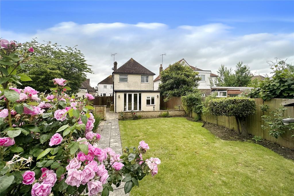 Wallace Road, Rustington... 2 bed detached house - £295,000