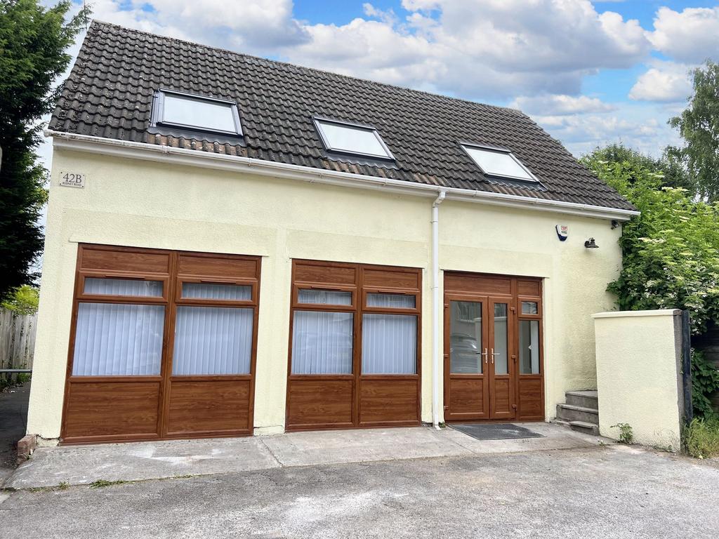 Rodney Road, Bristol BS48 2 bed detached house - £1,400 pcm (£323 pw)
