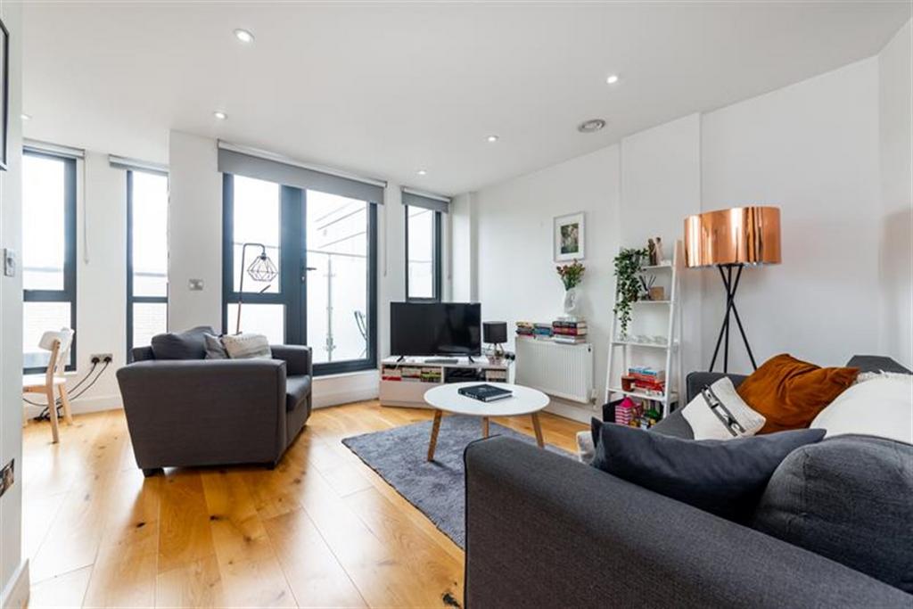 8 Tyssen Street, London E8 1 bed flat - £2,400 pcm (£554 pw)