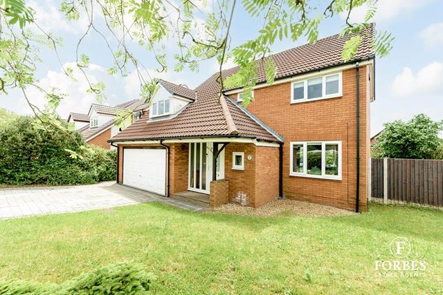 Rowan Croft, Clayton-le-Woods PR6 5 bed detached house for sale - £400,000
