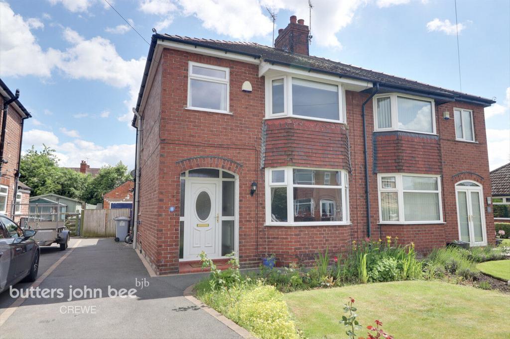 Wistaston Avenue, Crewe 3 bed semi-detached house - £220,000