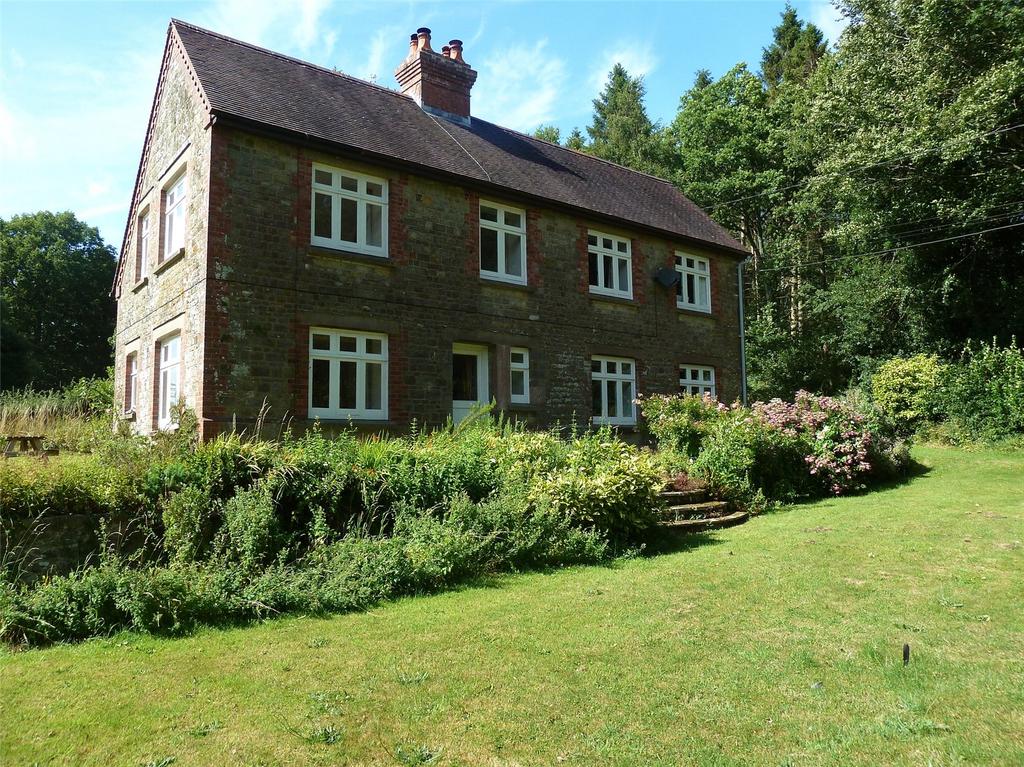 Petersfield, Hampshire, GU31 3 bed detached house - £2,250 pcm (£519 pw)