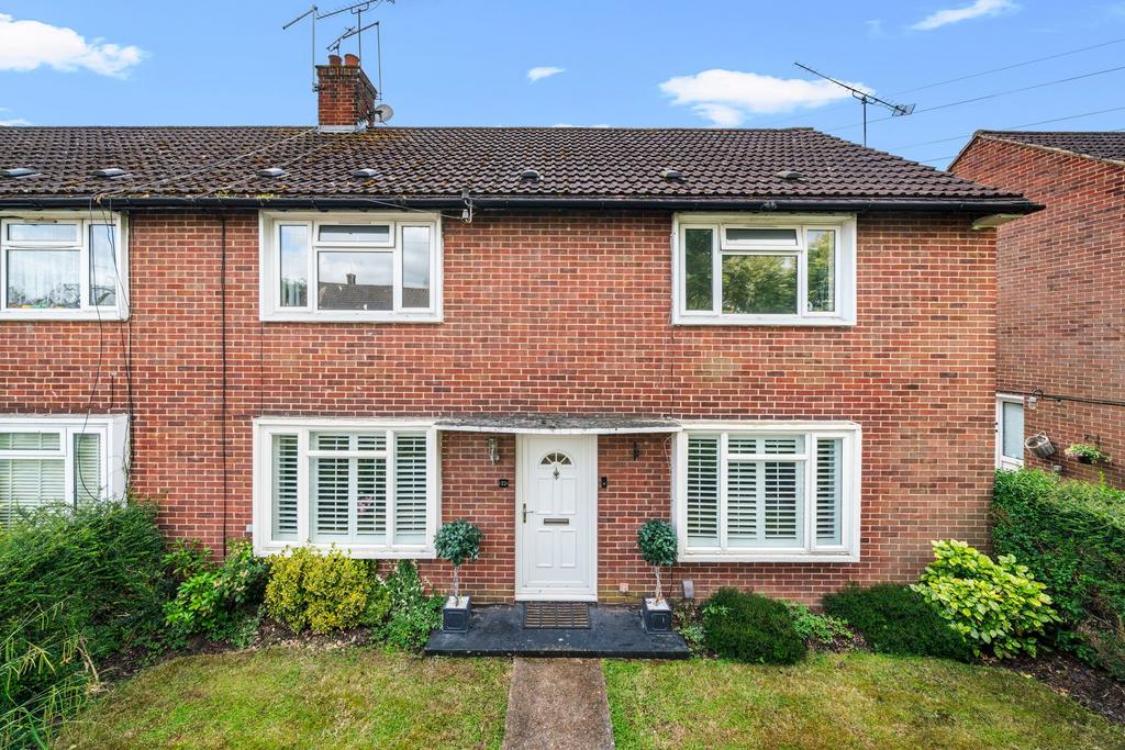Winston Drive, Stoke D'abernon, KT11 2 bed maisonette for sale - £425,000