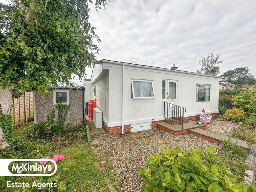 Henlade, Taunton TA3 2 bed park home - £62,500