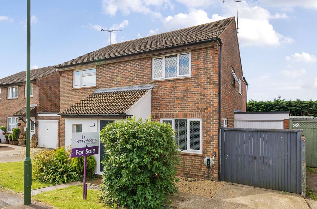 Barnetts Field, Westergate, PO20 3 bed semi-detached house - £350,000