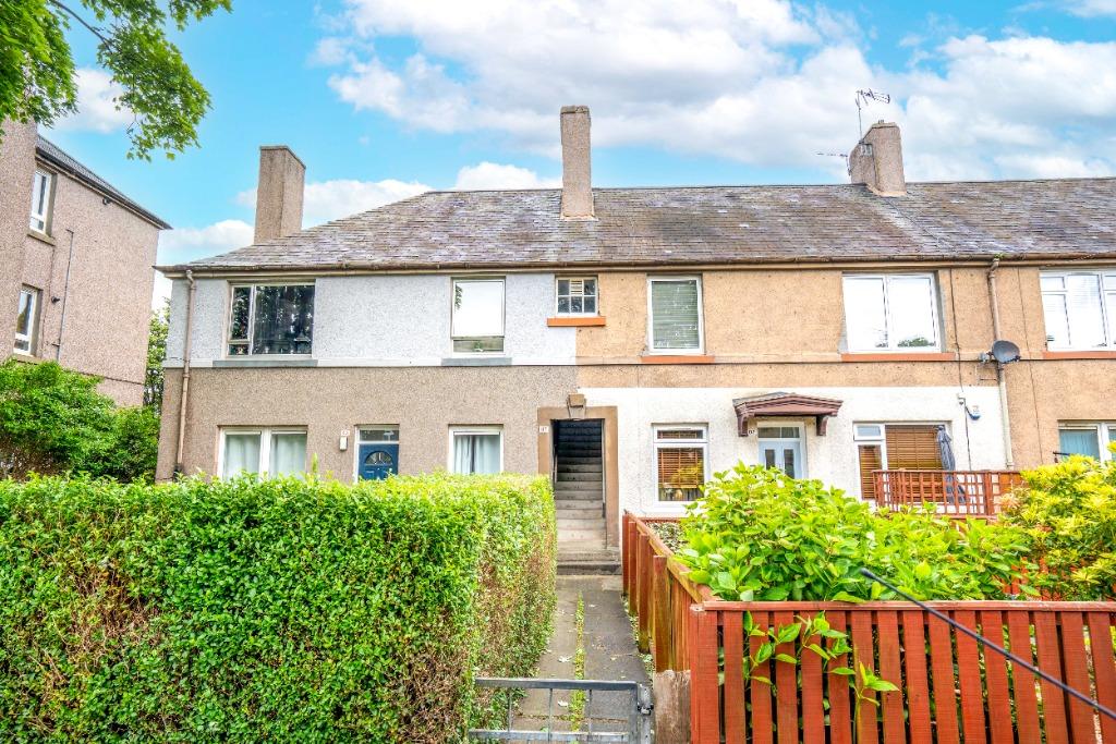 Whitson Road, Balgreen, Edinburgh, EH11 2 bed flat - £160,000
