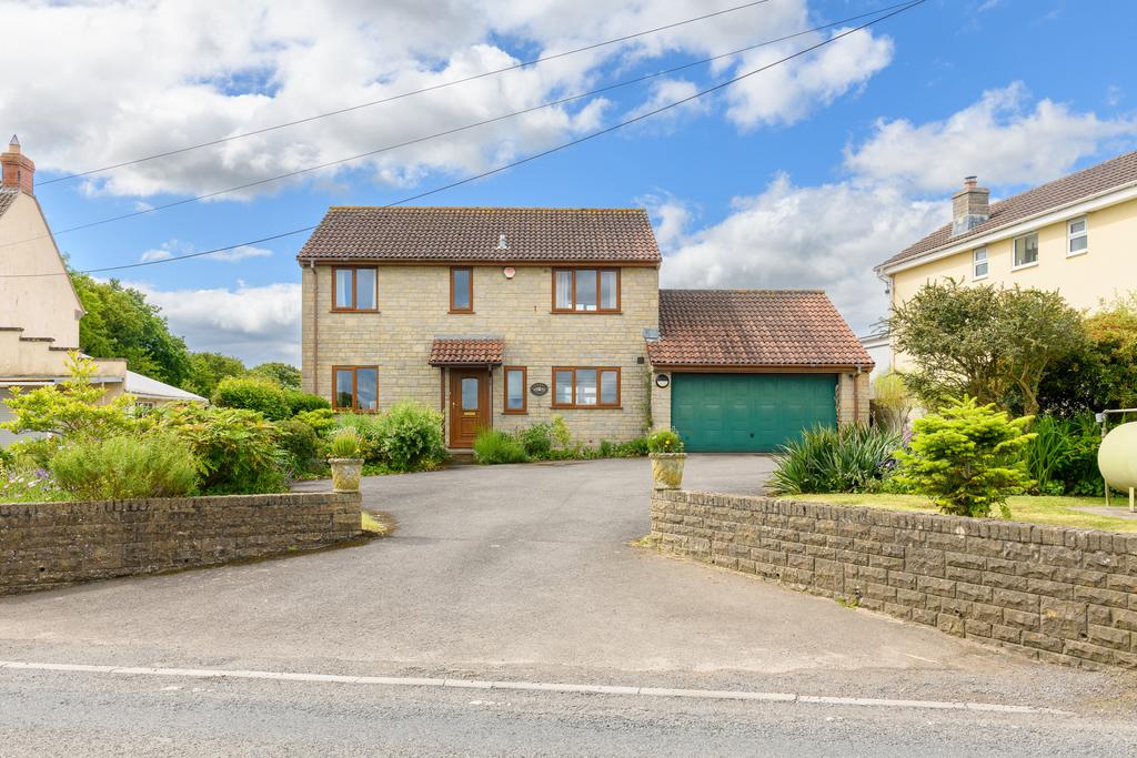 Berhill, Ashcott 4 bed detached house - £450,000