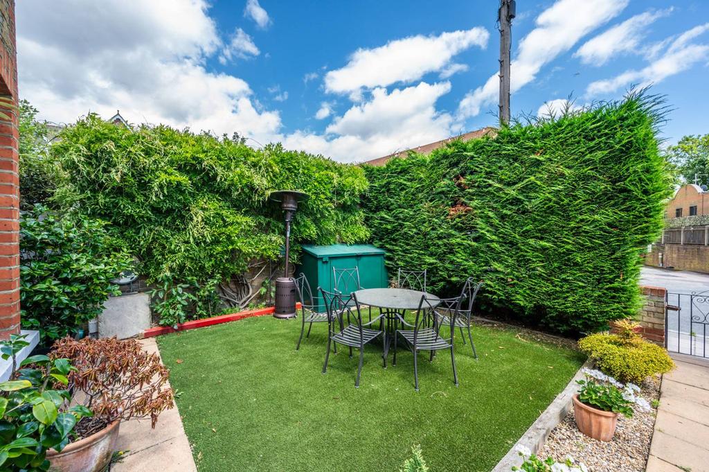 Hackford Road, Stockwell, London, SW9 2 bed flat for sale - £625,000