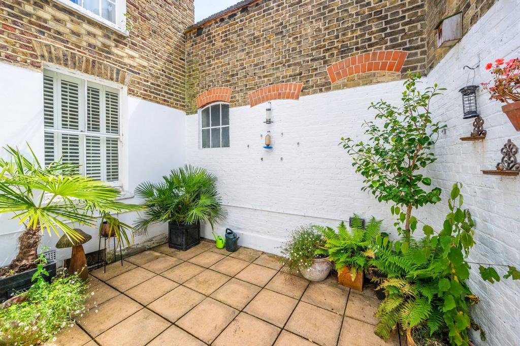 Hackford Road, Stockwell, London, SW9 2 bed flat for sale - £625,000
