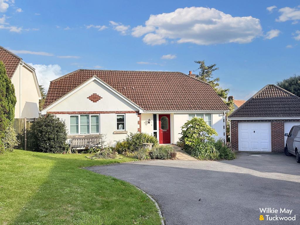 The Cedars, Minehead TA24 3 bed detached bungalow - £399,950