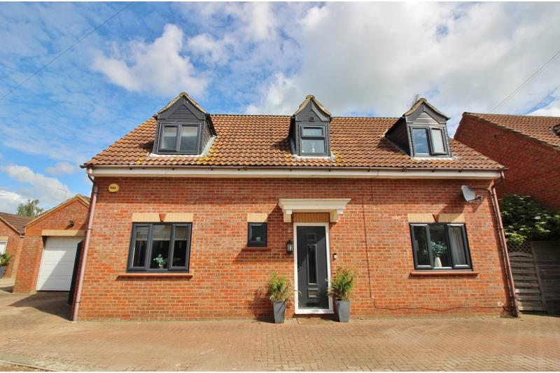 The Pantiles, Peterborough PE7 3 bed detached house - £325,000
