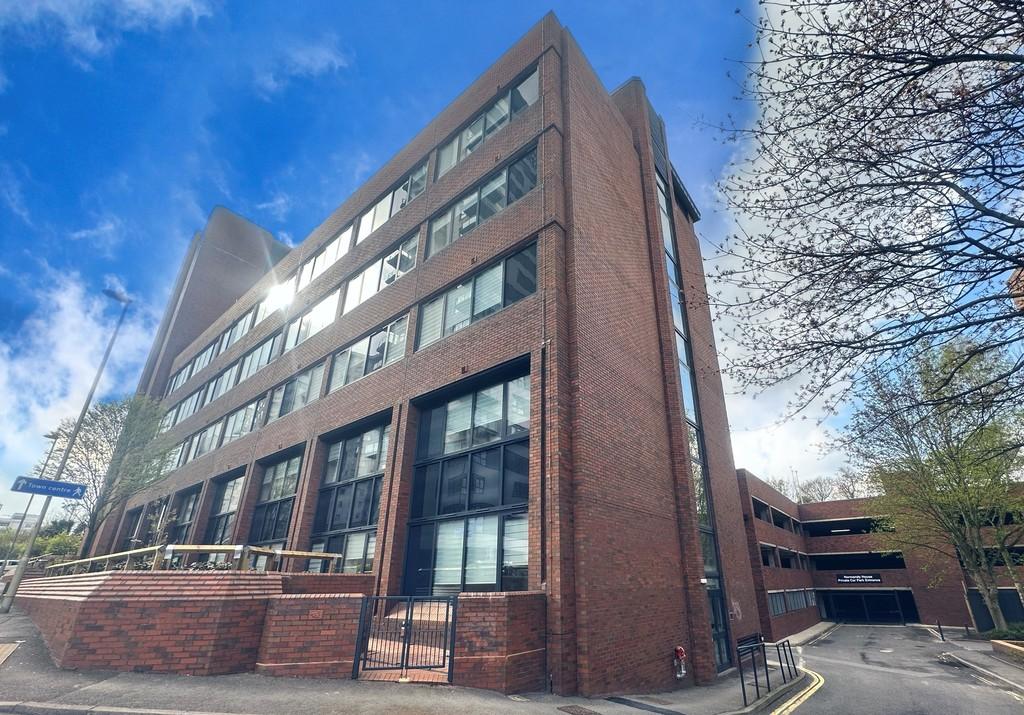 Normandy House, Basingstoke RG21 2 bed apartment - £1,300 pcm (£300 pw)