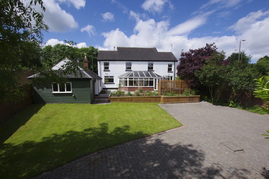 Burton Road, Castle Gresley 4 bed detached house for sale - £400,000
