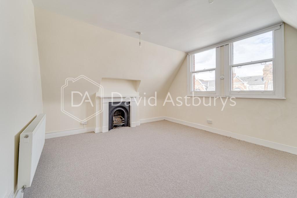 The Broadway, London 3 bed apartment - £2,600 pcm (£600 pw)