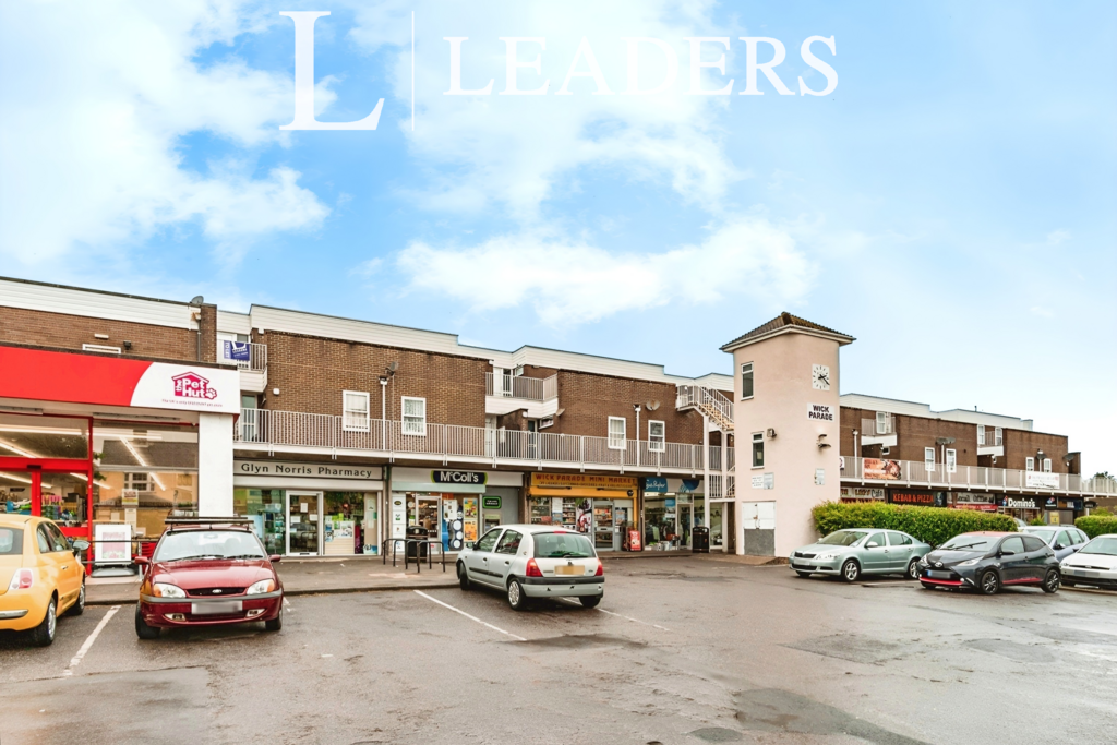 Wick Parade, Littlehampton 2 bed property - £900 pcm (£208 pw)