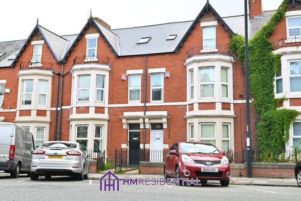 42 Wingrove Road, Fenham NE4 2 bed apartment - £750 pcm (£173 pw)