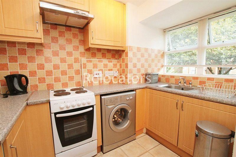 Coopers Close, Stepney E1 1 bed terraced house - £1,550 pcm (£358 pw)