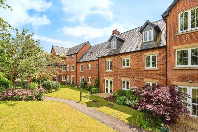 High Street, Newent GL18 2 bed retirement property - £140,000