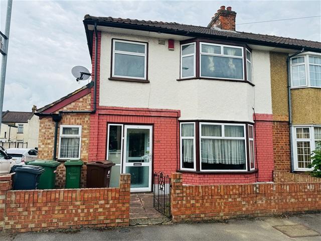 Cecil Road Chadwell Heath Rm6 3 Bed Terraced House For Sale £500 000
