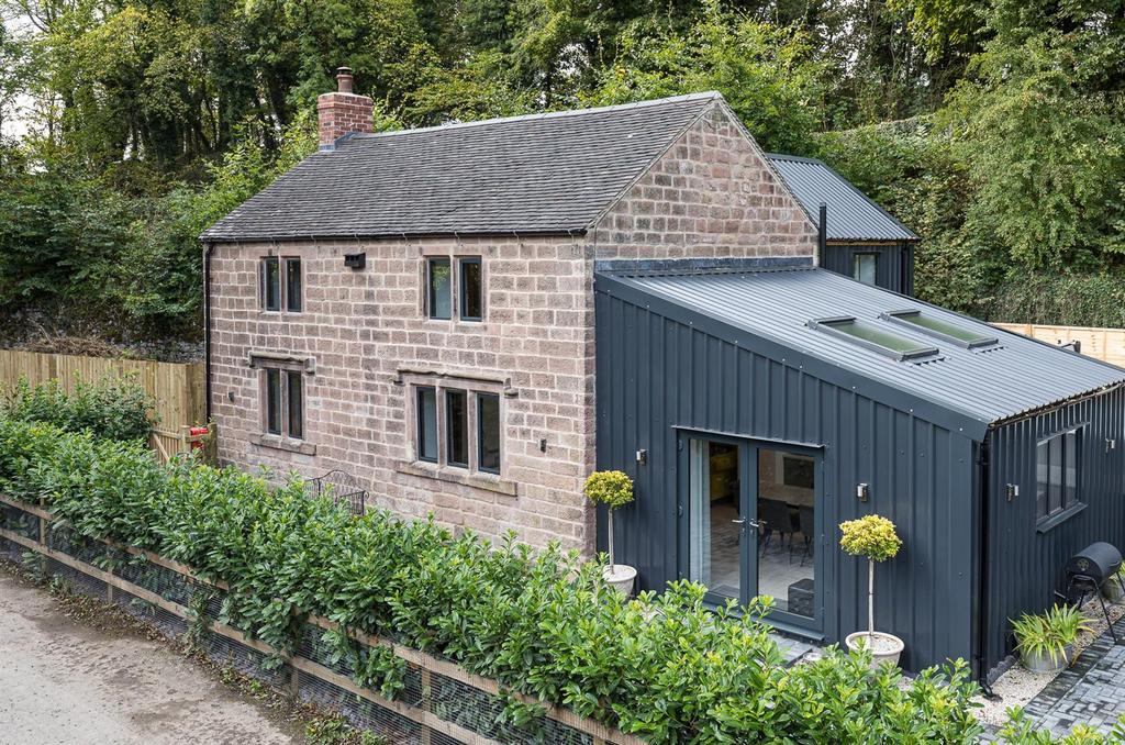 Middlepeak Wharf, Wirksworth DE4 4 bed detached house - £500,000