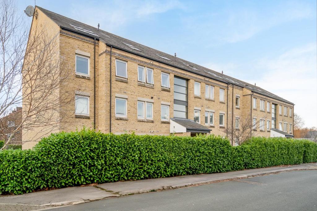 Romulus House, Olympian Court, York 2 bed flat - £230,000