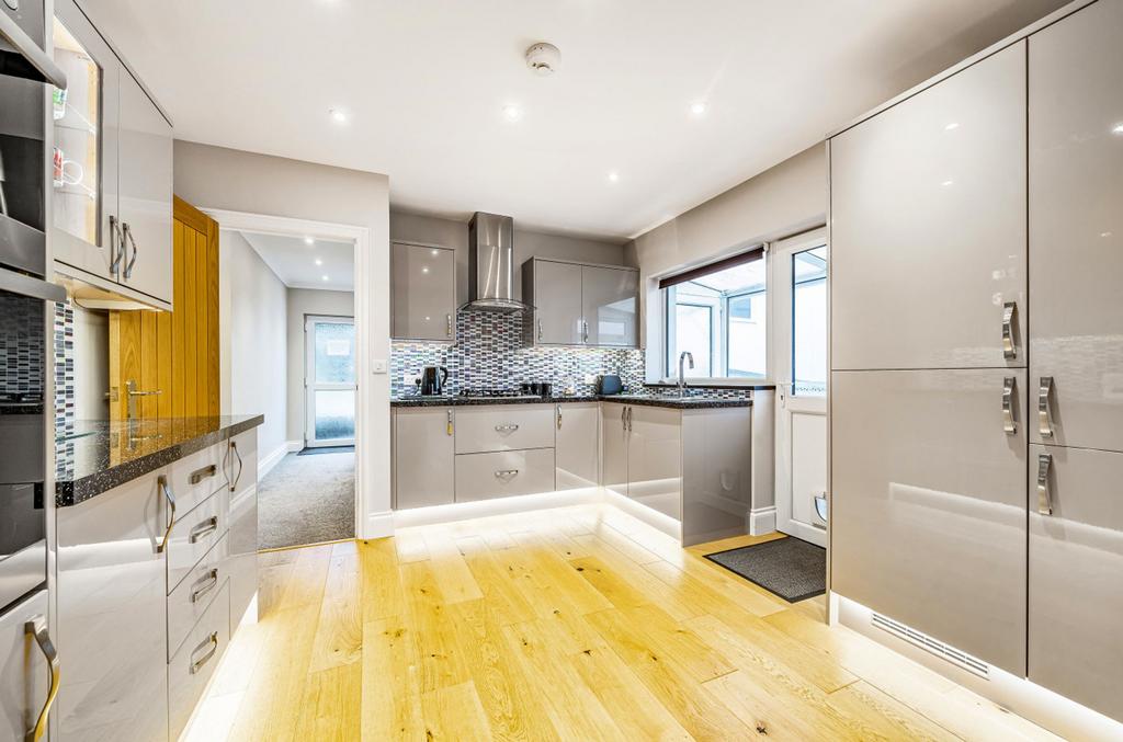 Crokers Meadow, Bovey Tracey, TQ13 3 bed chalet - £475,000