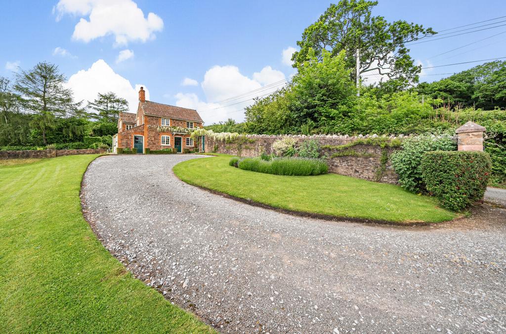 Friarn, Over Stowey, Bridgwater, TA5 3 bed detached house - £730,000