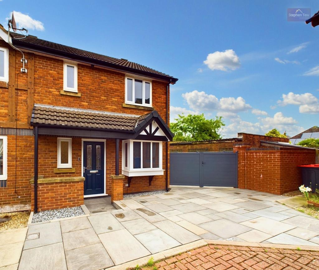 Newton Place, Blackpool, FY3 3 bed end of terrace house for sale - £170,000