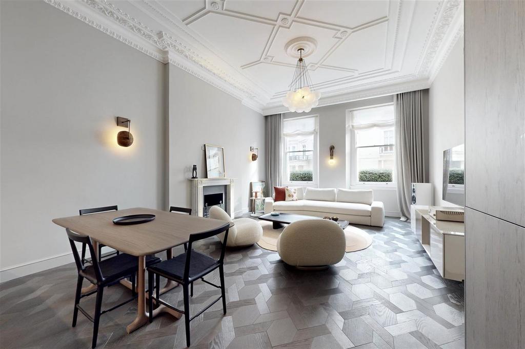 CHESHAM PLACE, London, SW1X 2 bed flat - £2,650,000