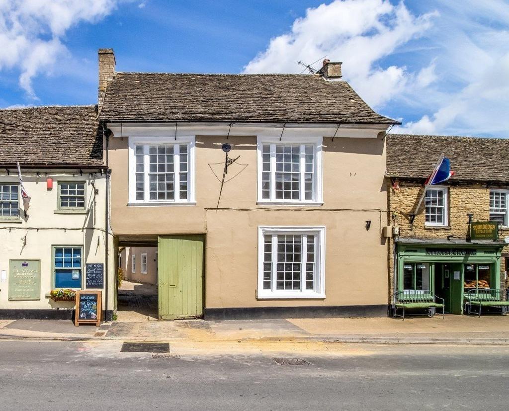 High Street, Lechlade... 2 bed terraced house for sale - £374,500
