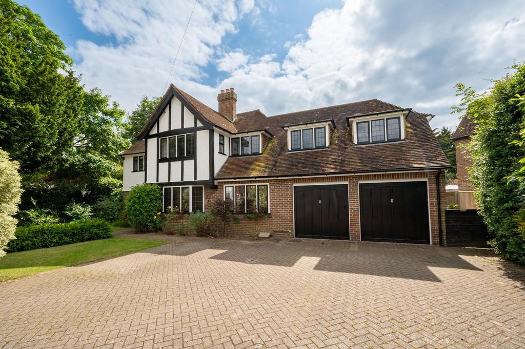 Chart Way, Reigate RH2 5 bed detached house for sale - £1,600,000