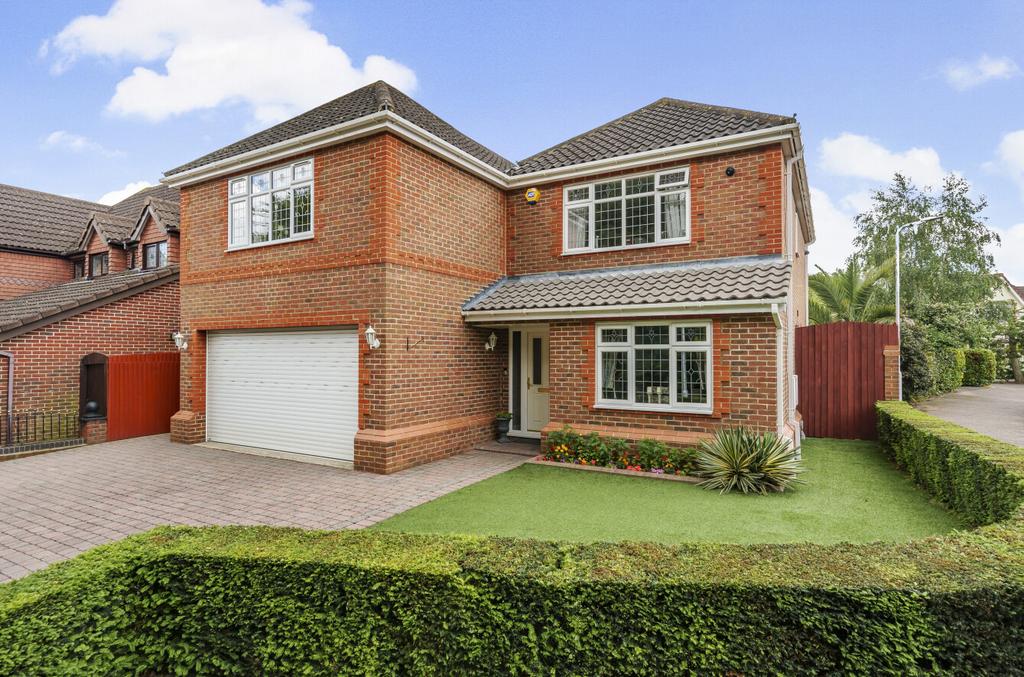 Balas Drive, Sittingbourne, Kent, ME10 4 bed detached house - £510,000