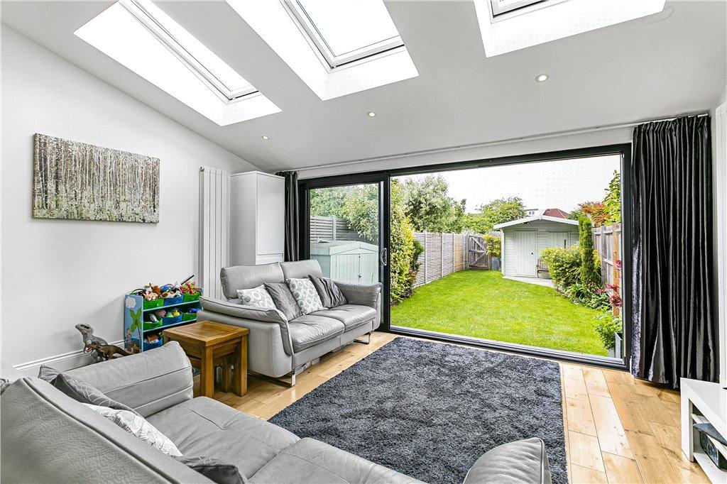 Vincam Close, Twickenham, TW2 4 bed terraced house - £700,000