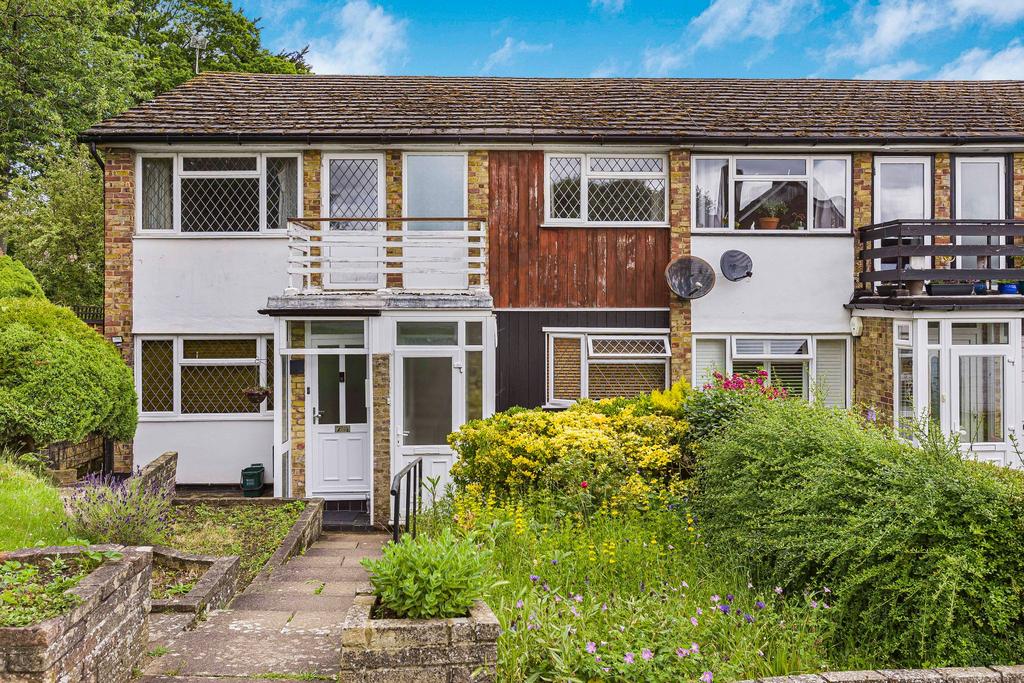 Church Close, Cuffley, EN6 2 bed apartment - £315,000