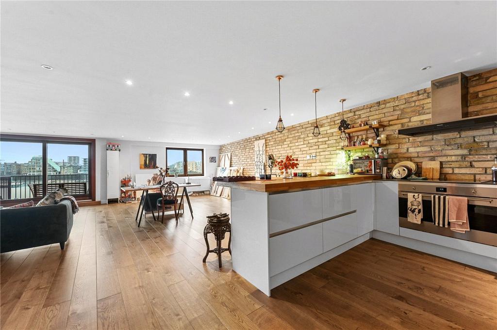 Wapping High Street, London, E1W 2 bed apartment - £4,766 pcm (£1,100 pw)
