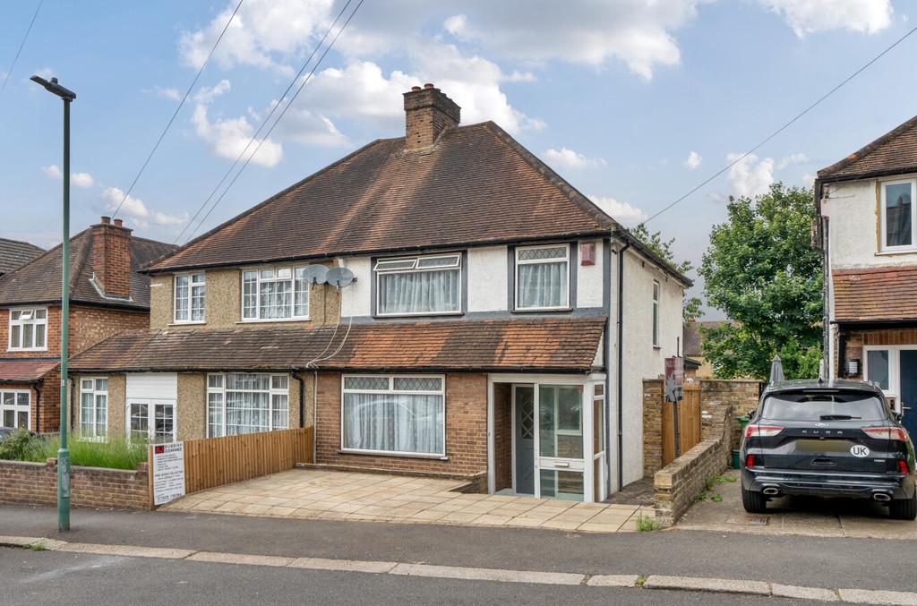 Gordon Road, Carshalton 3 bed semi-detached house - £600,000