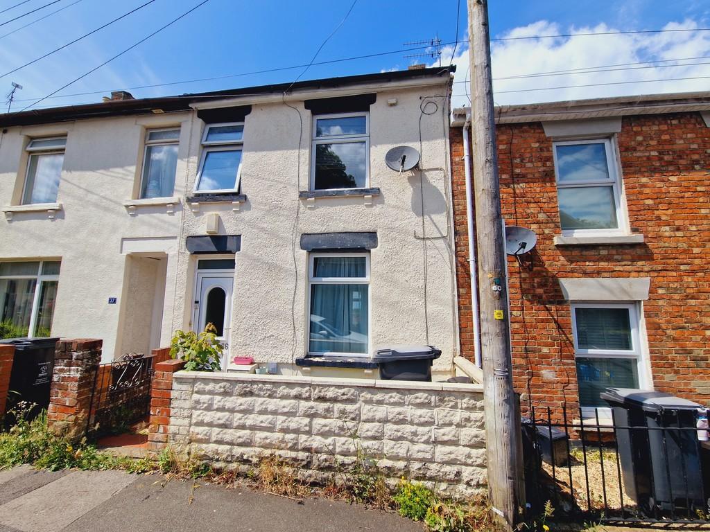 Radnor Street, Swindon SN1 2 bed terraced house - £1,000 pcm (£231 pw)