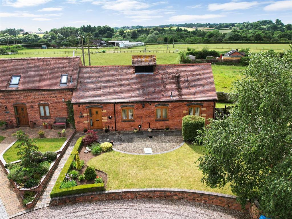 Whittington, Kinver 2 bed barn conversion for sale - £425,000