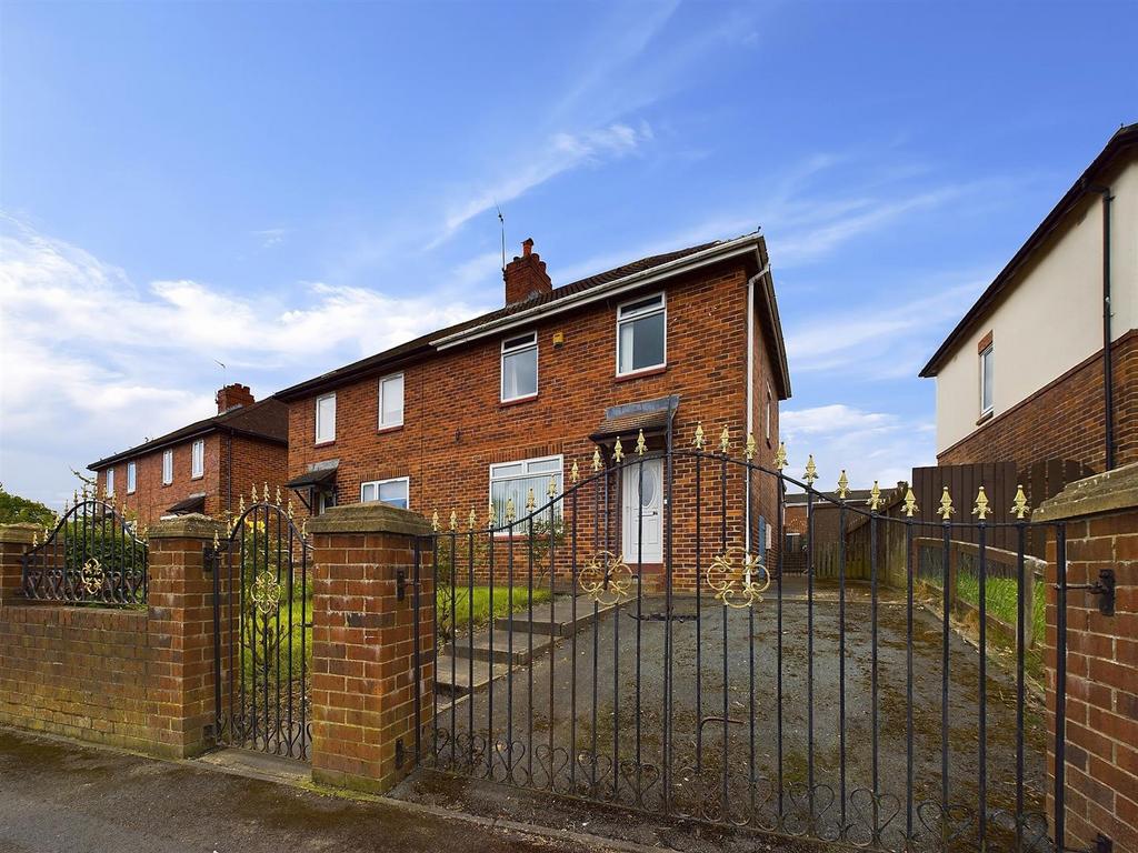 Wardle Gardens, Gateshead NE10 3 bed semi-detached house - £125,000