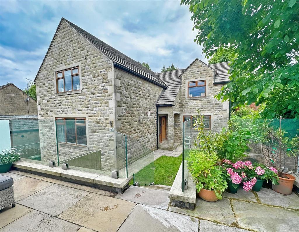 Haigh House Hill, Huddersfield 4 bed detached house - £490,000