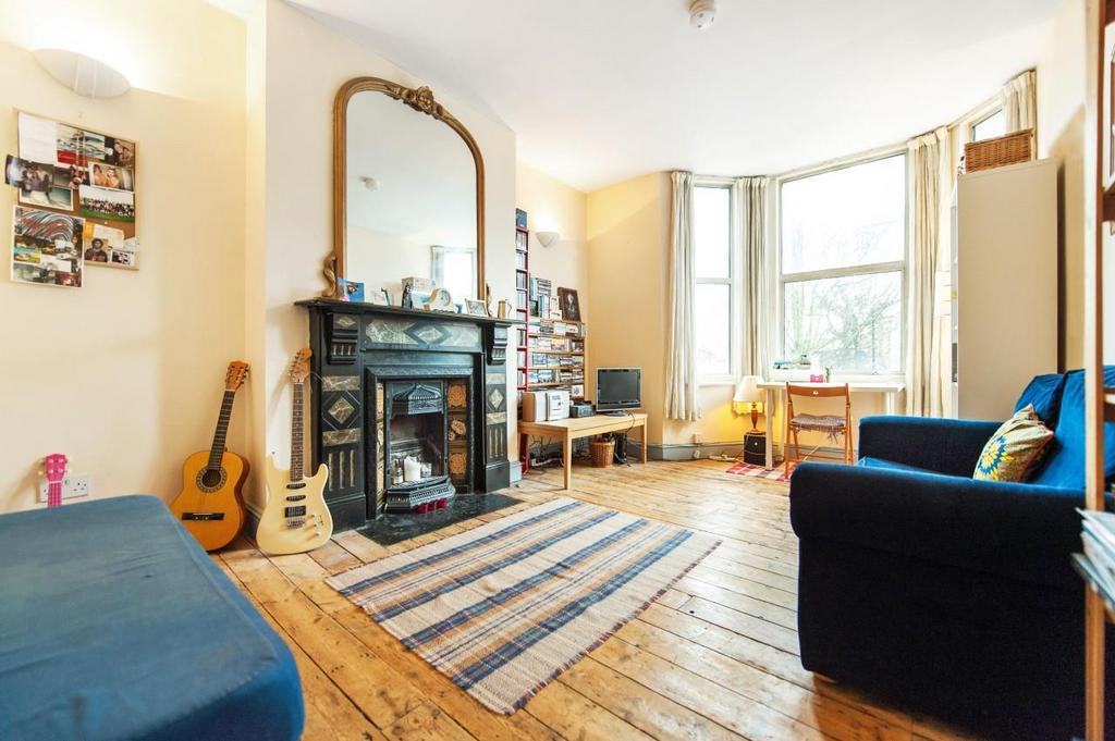 Lambert Road, SW2 1 bed flat - £1,430 pcm (£330 pw)