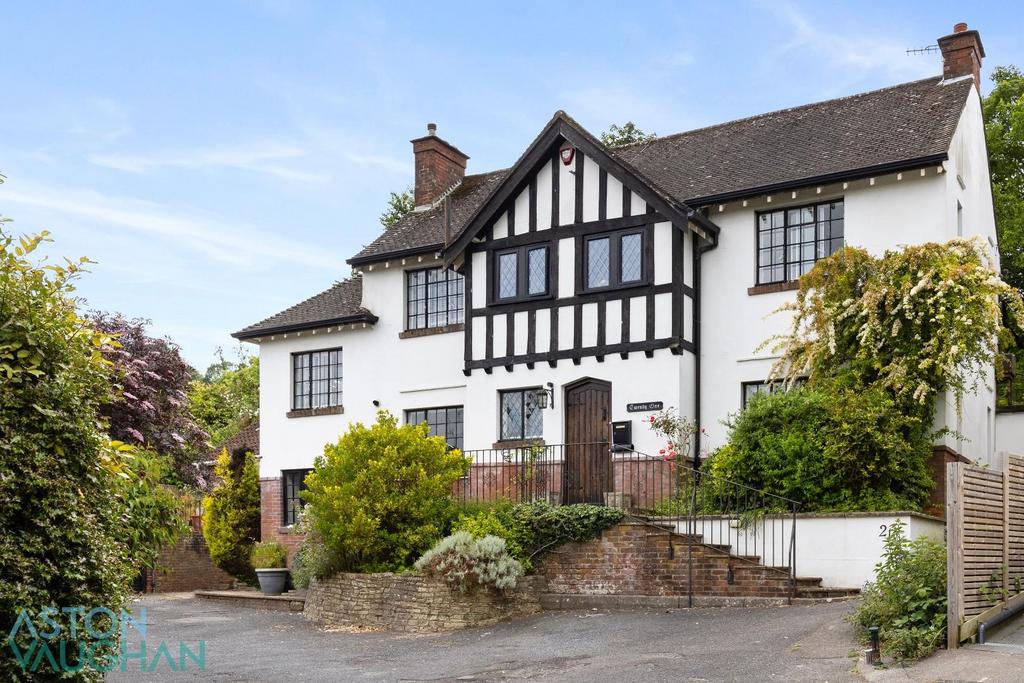 Withdean Court Avenue, Brighton BN1 4 bed detached house - £1,100,000